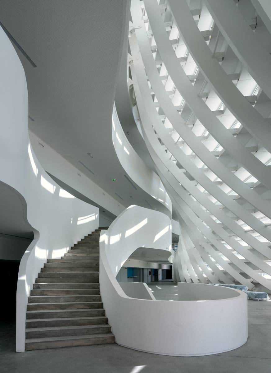 Campus universitario del Valle de Aosta: Un edificio contemporáneo de hormigón que honra su ...